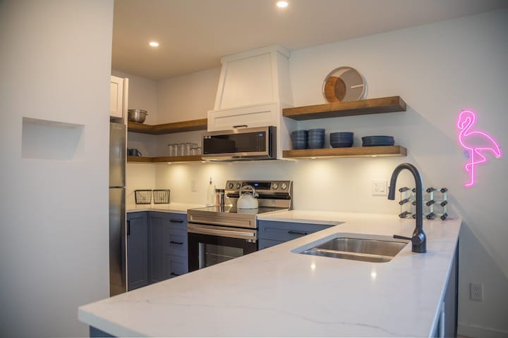 Sip, Sleep, Repeat For Up To 6! - West Kelowna