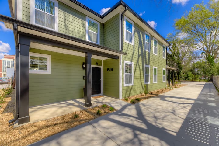 Henderson Inn | 6 King Bedroom Suites + Smarttvs - Columbia, SC