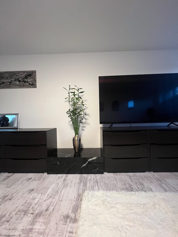 Modernes Apartment Mit 75qm Mit Balkon & Aussicht - Aix-la-Chapelle