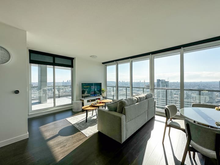 Amazing Views - Spacious 2br2bath W/den @Brentwood - Burnaby