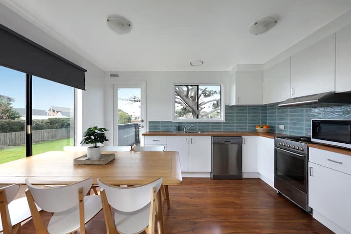 Beach Holiday House. - San Remo