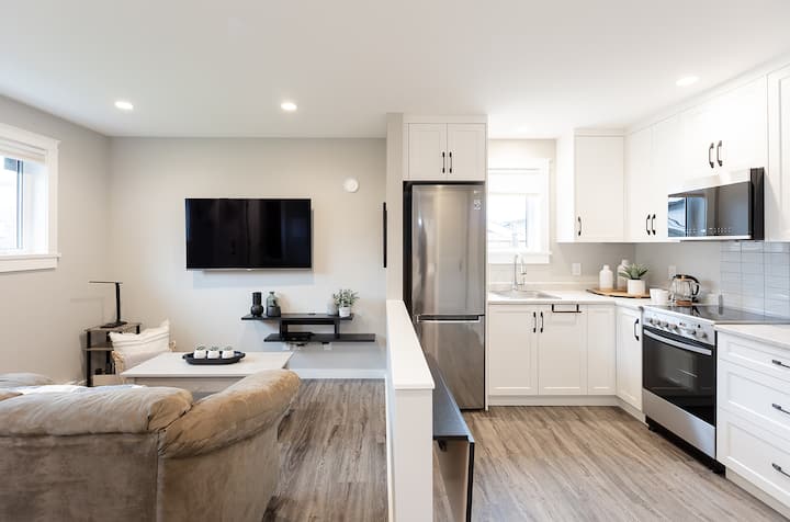 Charming Carriage Home - 빅토리아