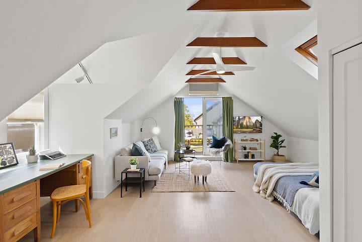 Light-filled Loft In Famed Gourmet Ghetto - Berkeley, CA