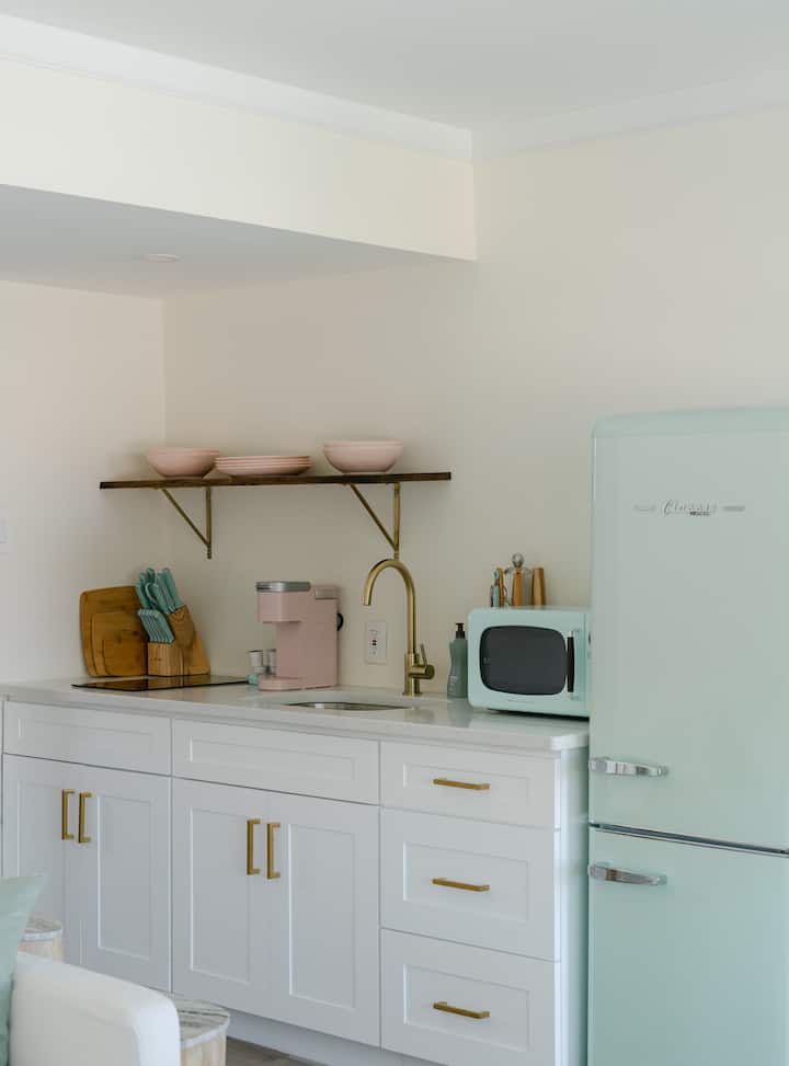 One Bedroom Apartment With King Bed And Sofa Bed - Wildwood, NJ