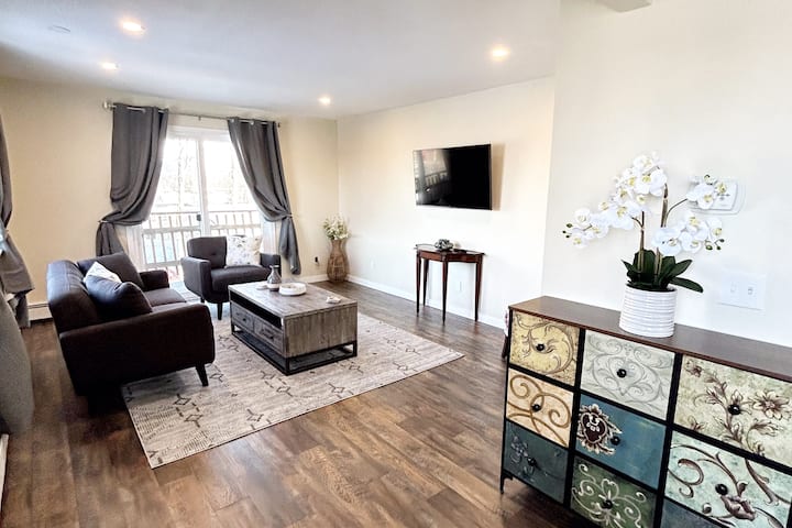 Goose Lake 2-bedroom Apartment - Anchorage, AK