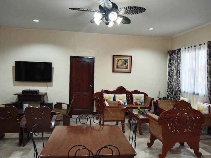 Lomena Lores Vacation House - Paoay