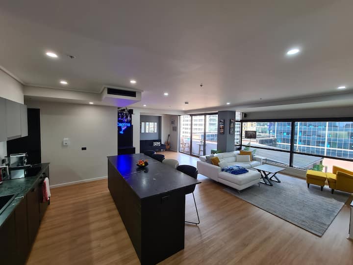 Spacious Luxury Apartment In The Heart Of The City - Flinders Street Railway Station - Melbourne