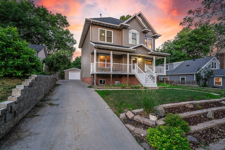 Grand Palace - Sioux Falls, SD