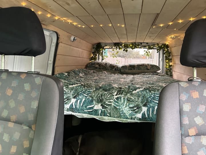 Supervan And A Cosy Garden - Safety Beach