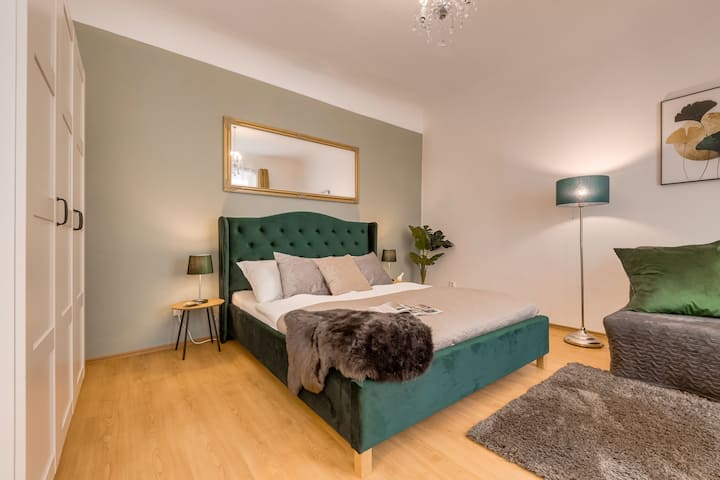 Cosy Apartment In Karlova Street - Praga