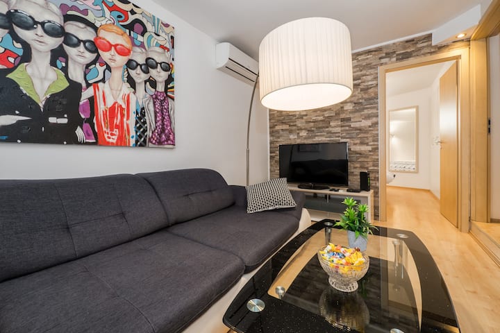Relaxing 2bd Stay | Ground Floor, Walk To Old Town - Split