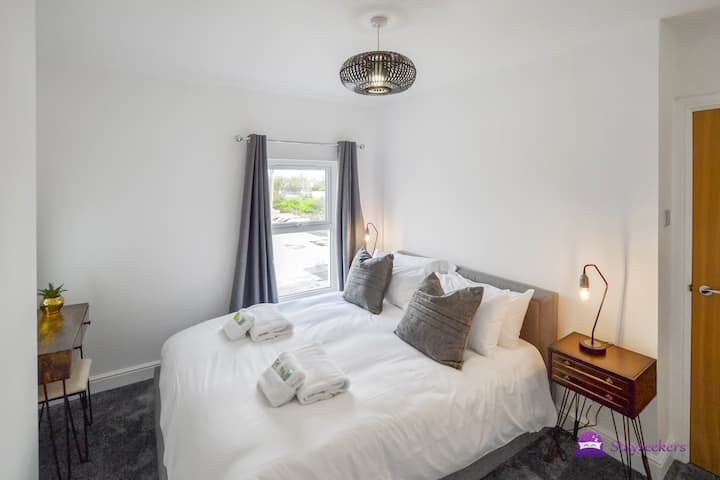 Thomas 1 Bed Apt W/ Cathedral Views - Stayseekers - Salisbury