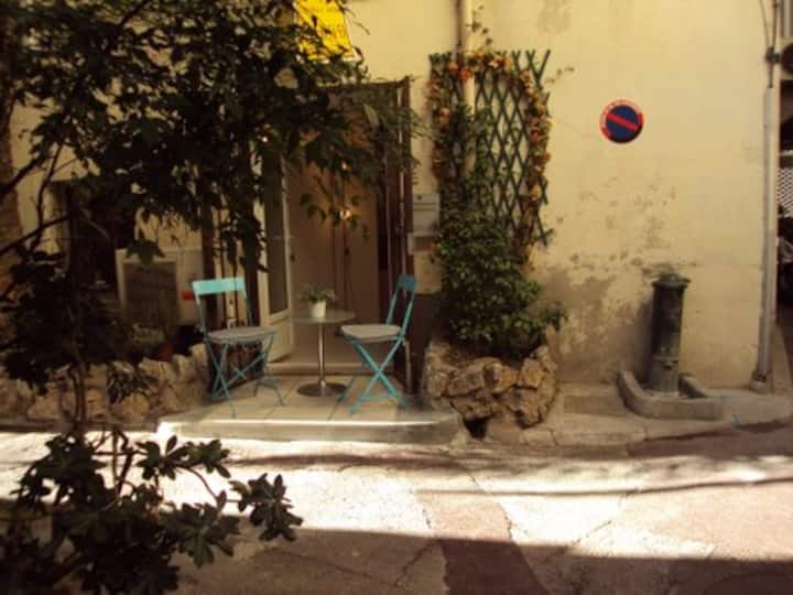 Petite Maison En Duplex Au Calme - Juan-les-Pins