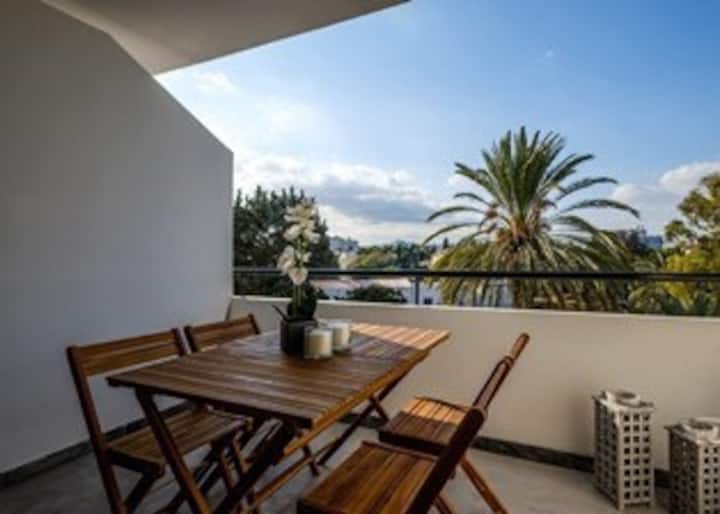 Central 2 Bedroom Apartment Nearby Beach - Larnaca