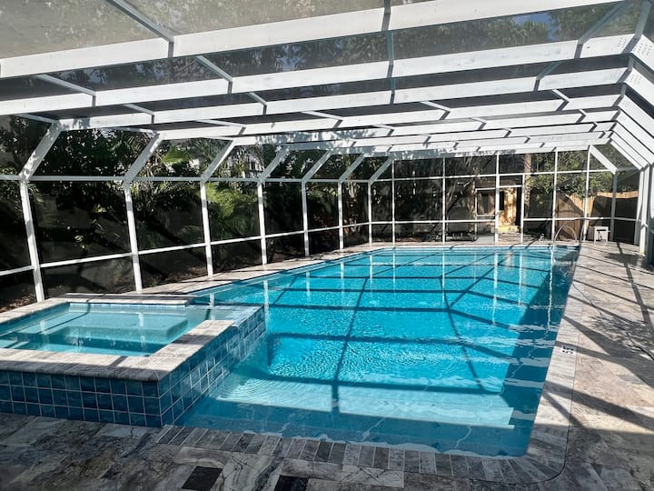 Walk To Siesta Key Beach. Private 4 Br House - Sarasota, FL