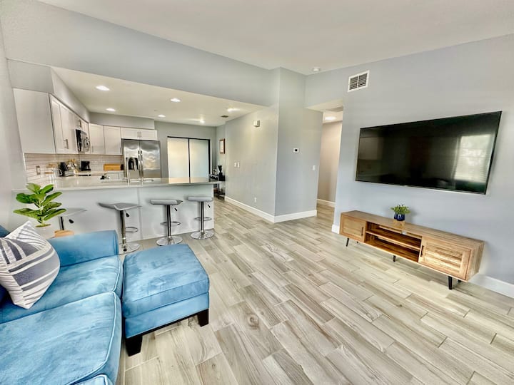 Cozy 2bd/2ba Condo @ Downtown - Cape Coral, FL