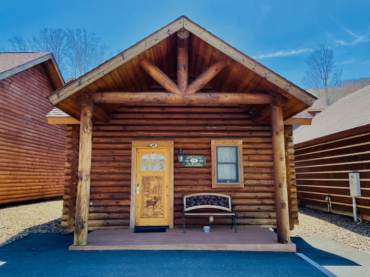 C41 - 2 Queen Beds, Pet Friendly, Hot Tub - Deep Creek Lake, MD