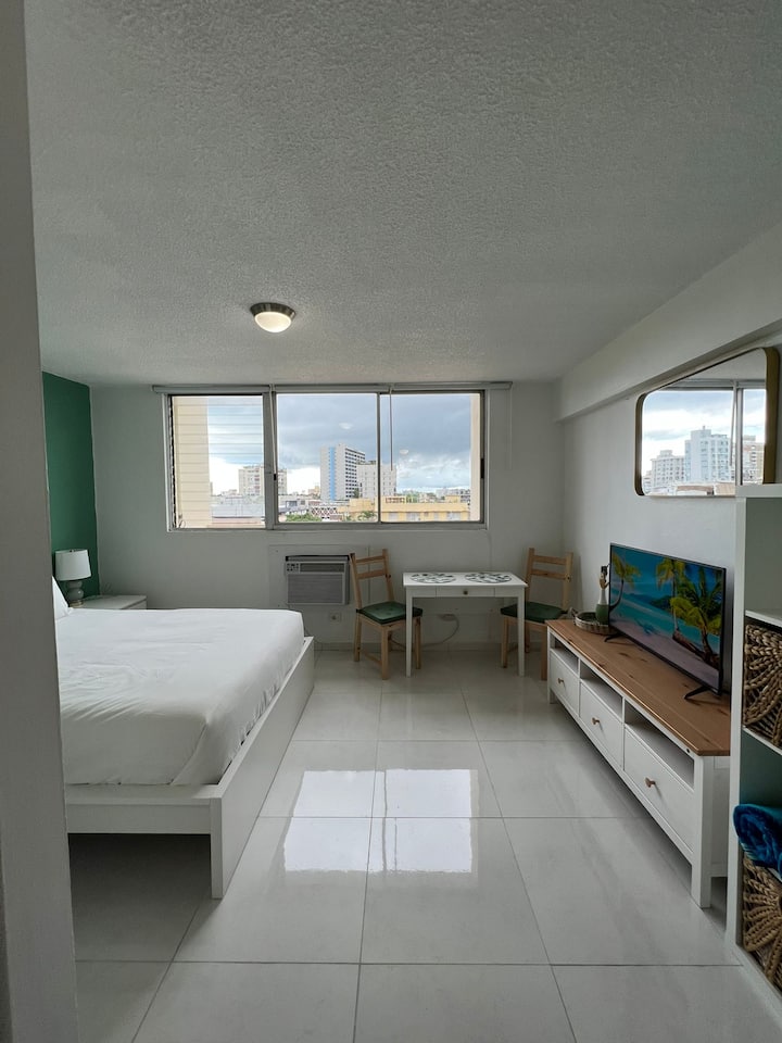 Spacious Studio Near Condado - San Juan