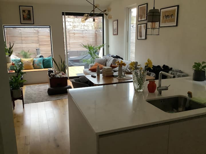 River Road Private Double Room - Surbiton