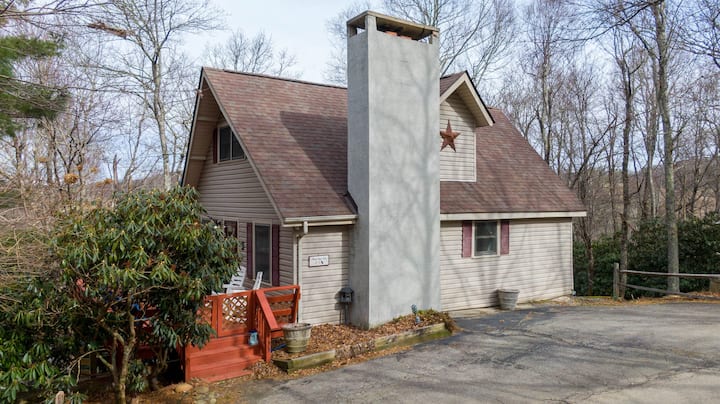 3 Dogs Den, 1kingbed, 1queenbed, 2twinbeds, Petsok - Blowing Rock, NC