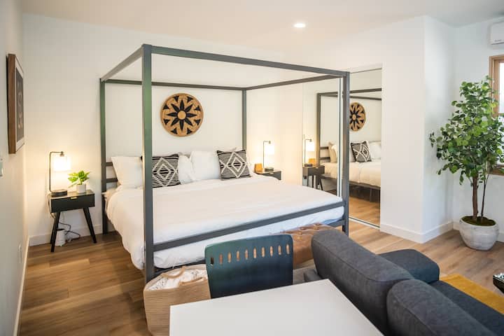 Stylish & Delightful King Studio - Lax/beach/sofi - Jefferson Park - Los Angeles