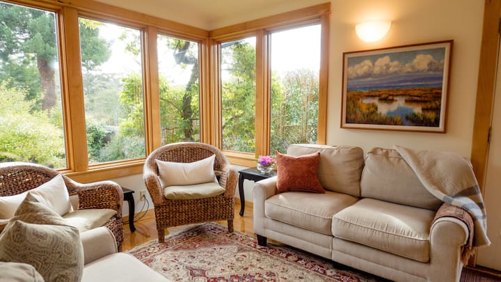 Casually Elegant And Cozy Home - Arcata, CA