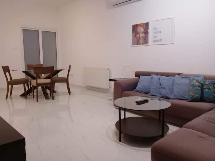 Zelea Deluxe -Breakbooking Cy - Limassol