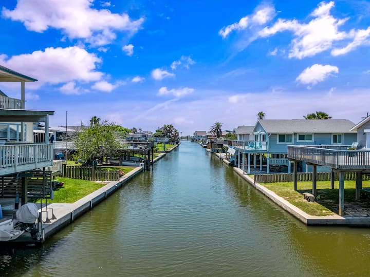 Bay+beach+kayak+shuffleboard+cornhole - Jamaica Beach, TX