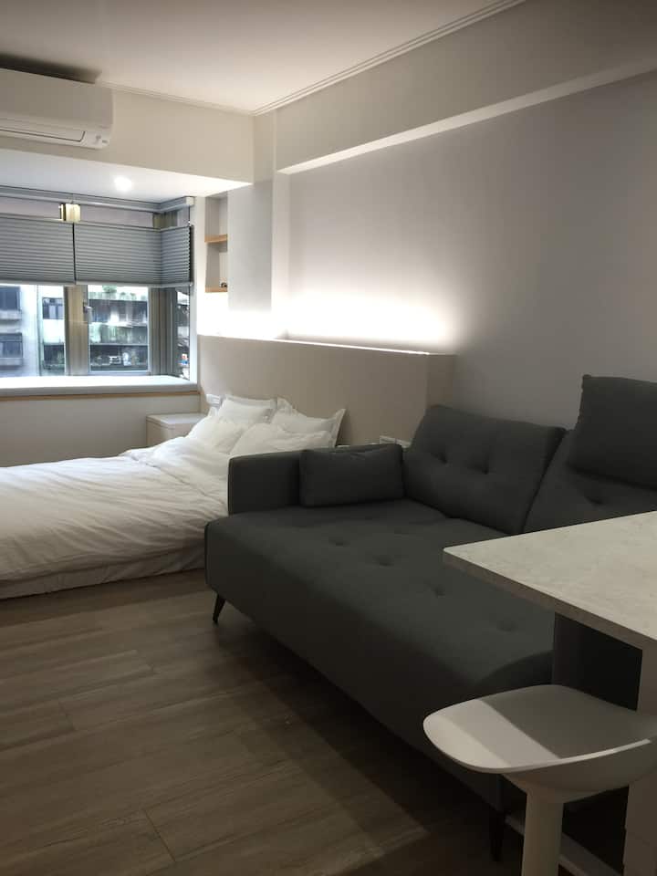 Newly Renovated Entire Unit With Kitchen & Baths. - Taipei