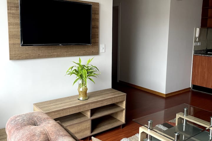 Apartamento Con Piscina Y Gimnasio En Monteserrín - Quito