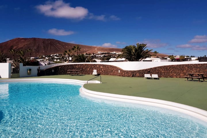 Spacious Villa, 9 Hole Putting Green & Pool Table - Playa Blanca, Las Palmas, España