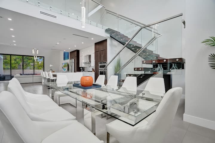 Villa Sua - New Luxury Pool Home With Mini-golf - Fort Lauderdale