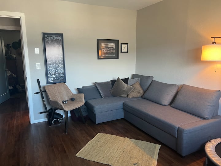 Columbia Gorge Bird House - Hood River, OR