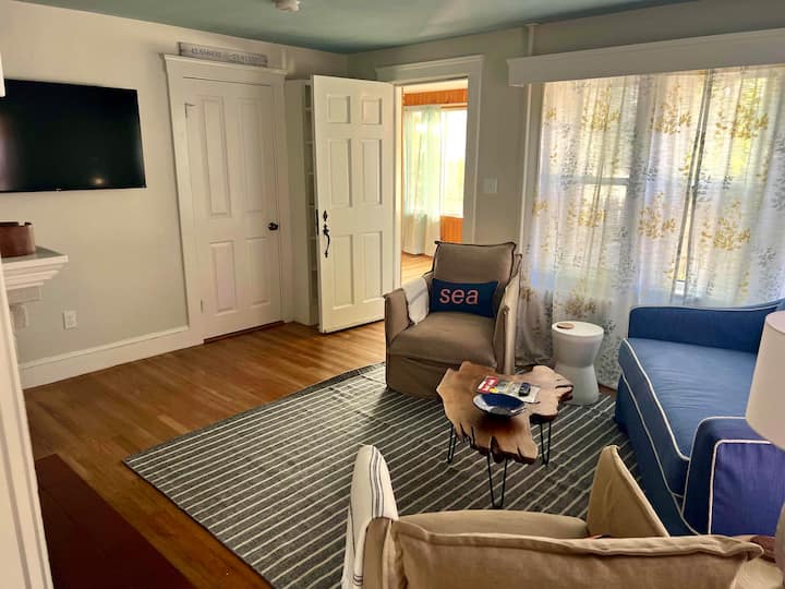 Charming Rockport Cottage ~Walk To Ocean~parking - Massachusetts