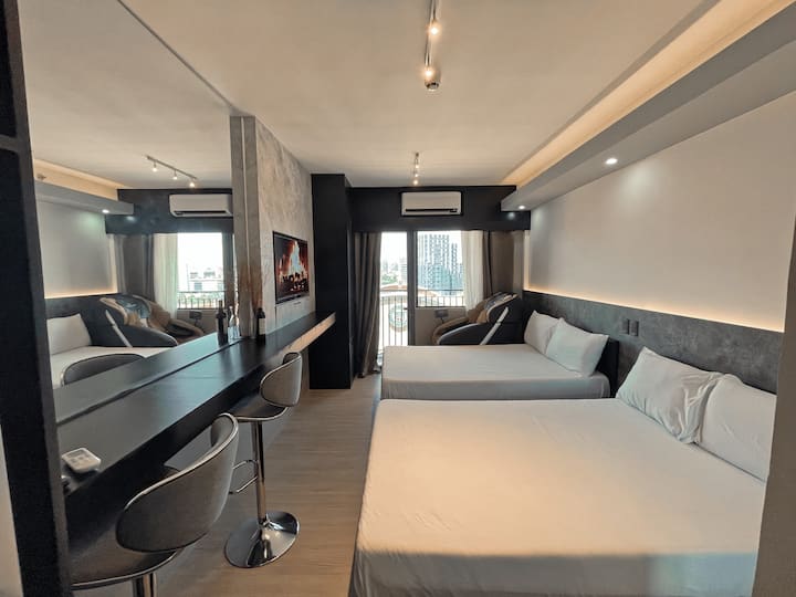 Mall Of Asia Condo With Massage Chair & Ps 4 - Pasay City