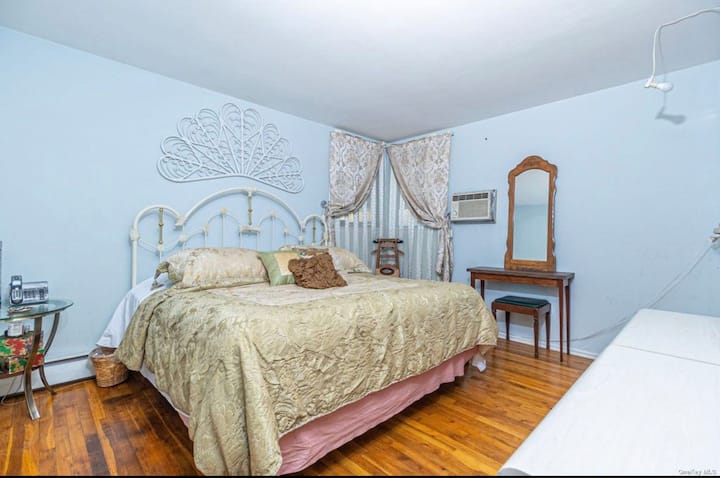 Beautiful And Quiet Home. - Huntington, NY