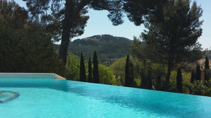 Villa Au Calme Avec Piscine - Ventabren