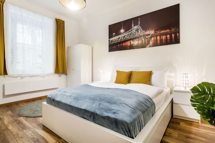Quiet And Cozy Apartment Near The Danube - Budapest