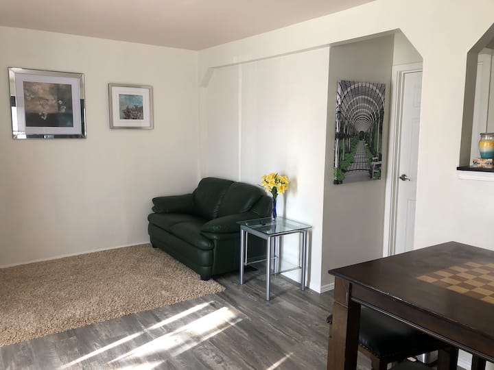 Bang For Your Buck Private Room #3 - Regina