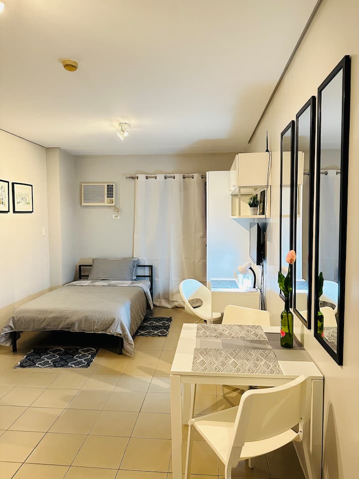 Makati Top-floor Nook - Manila
