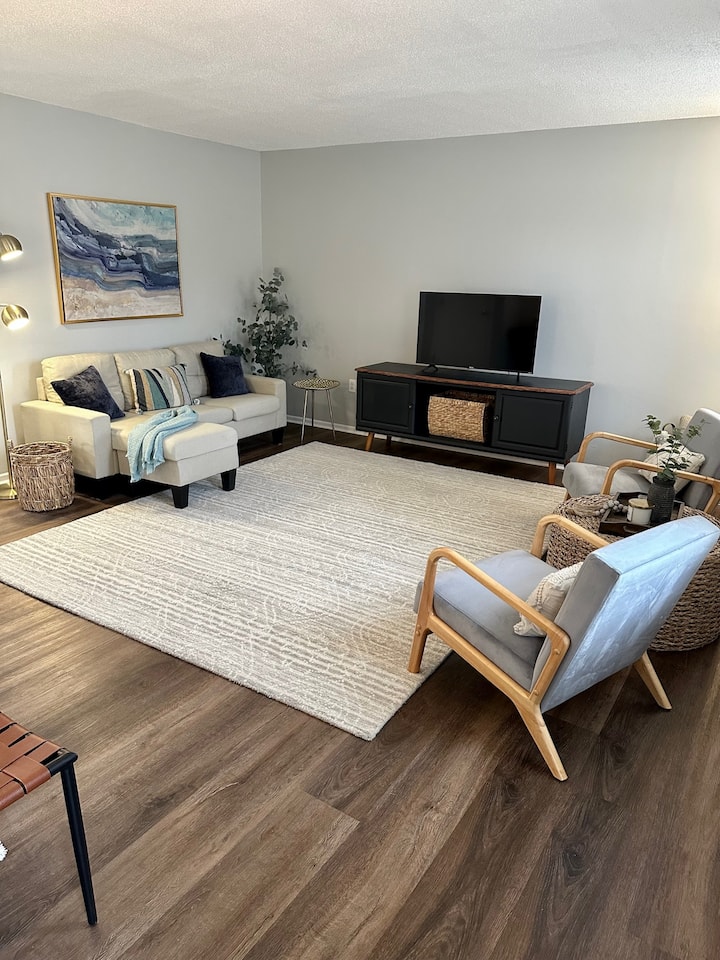 Updated Townhome Close To I20/26 - Columbia, SC