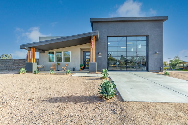Modern Desert Oasis - Carefree, AZ