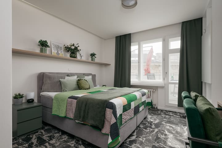 New Rooftop Airbnb : Private Terrace! City Center! - Prague