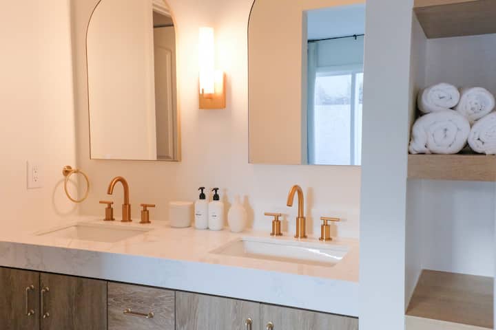 Cozy Modern 3br, 10 Mins From Disneyland - Santa Ana, CA