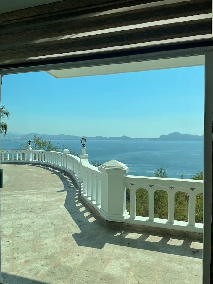Luxurious Oceanside Villa - Manzanillo, Colima, Mexico