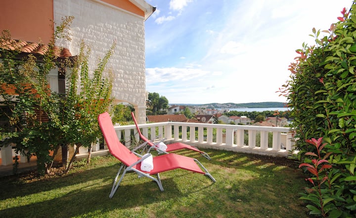 Seaview Terrace/luxury Rooms/vintage Summerkitchen - Okrug Gornji