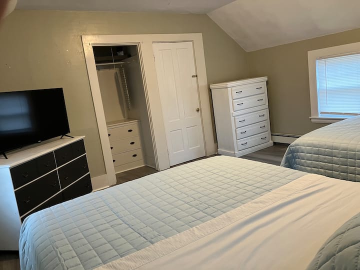 2-bedroom Apt Sleeps 7! - Seabrook, NH