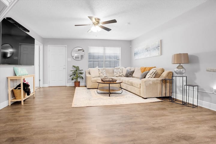 The Cozy Corner Grove - Lubbock, TX