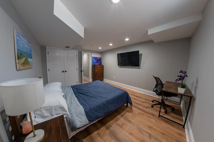 New Renovated Canton Apartment - Baltimore, MD