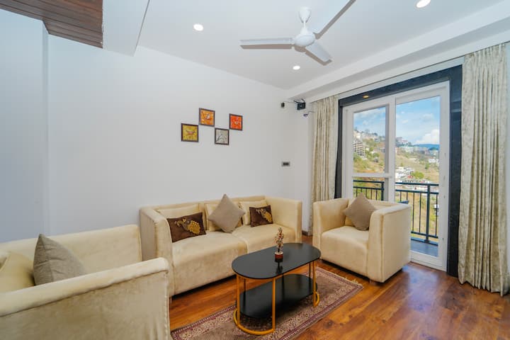 Hugo 1 Bhk Luxury Apartment  :Parking+ Rooftop - Shimla
